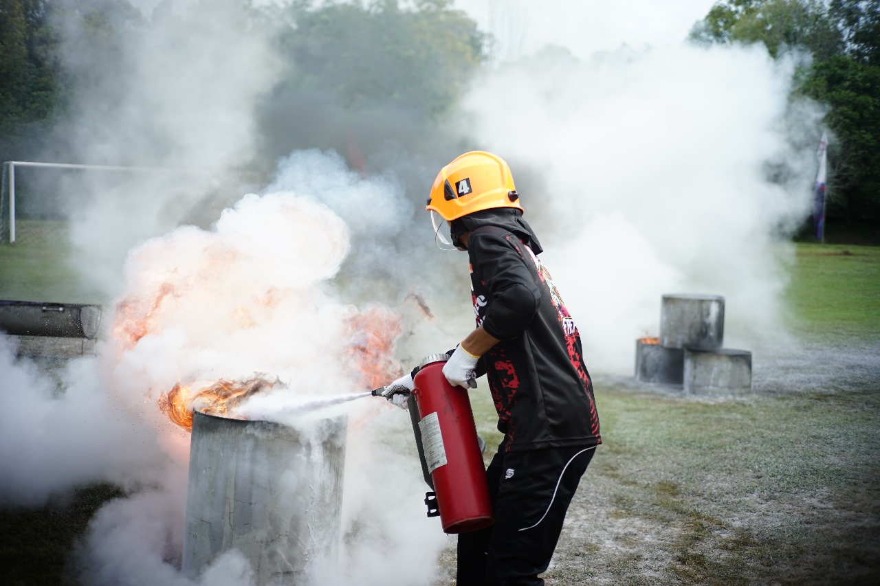 Rayakan Bulan K3 Nasional, Badak LNG Gelar Fire Fighting & Rescue C...